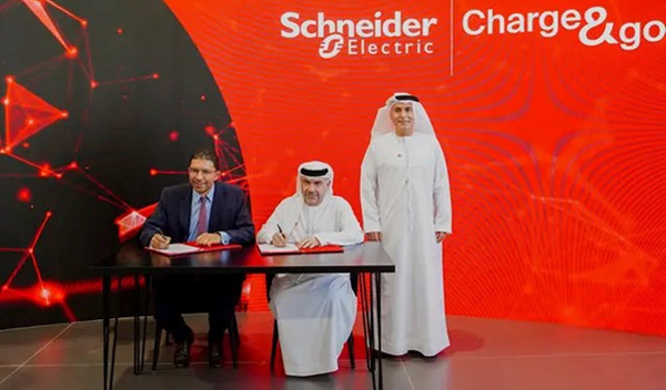 シュナイダー、UAE社とEV充電網で提携 - NNA EUROPE・フランス・自動車・二輪車