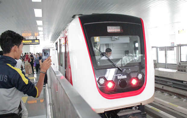 首都LRT、5駅で試験運行 ウェブで募集、5千人が試乗 - NNA ASIA・インドネシア・運輸